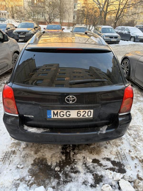 Toyota Avensis 2005 in Vilnius, with an engine capacity of 1.80 L and mileage of 2409 thousand km for 1499 €, photo 3 on AUTOMOTO.COM.LV