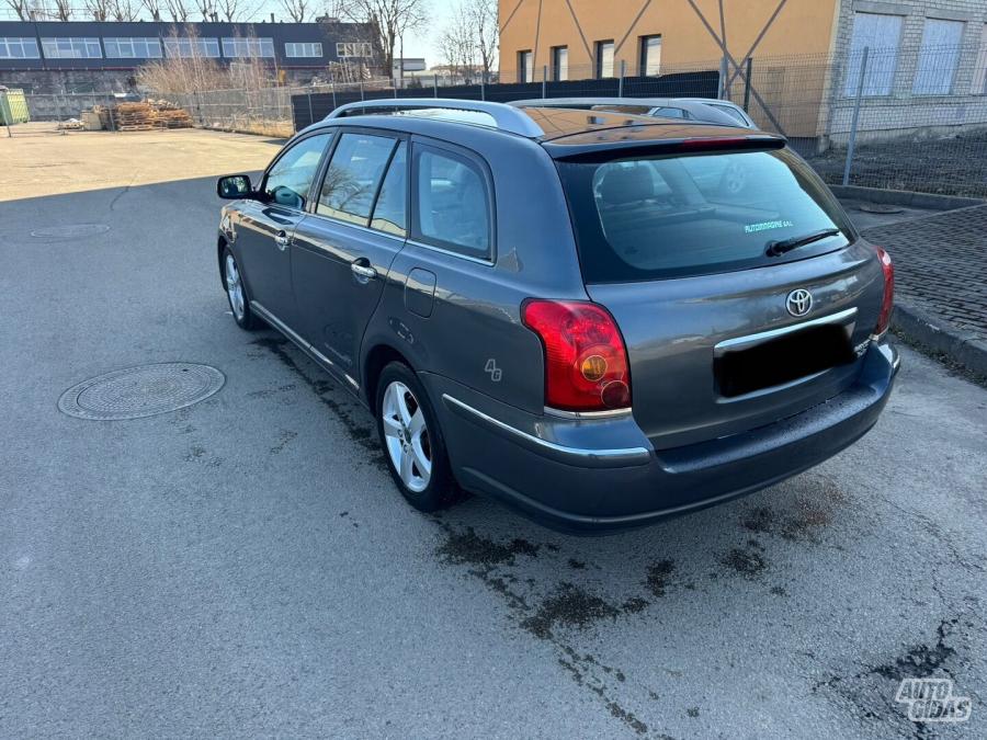 Toyota Avensis 2005 Šauļi, ar dzinēja tilpumu 2.20 L un nobraukumu 40 tūkst. km par 1450 €, foto 5 vietnē AUTOMOTO.COM.LV