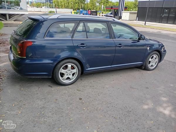 Toyota Avensis 2005 in Kaunas, with an engine capacity of 2.00 L and mileage of 322 thousand km for 1350 €, photo 2 on AUTOMOTO.COM.LV