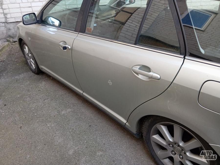Toyota Avensis 2005 Marijampole, ar dzinēja tilpumu 1.80 L un nobraukumu 260 tūkst. km par 1350 €, foto 3 vietnē AUTOMOTO.COM.LV