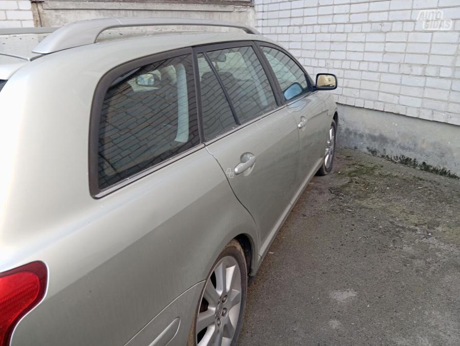 Toyota Avensis 2005 Marijampole, ar dzinēja tilpumu 1.80 L un nobraukumu 260 tūkst. km par 1350 €, foto 4 vietnē AUTOMOTO.COM.LV