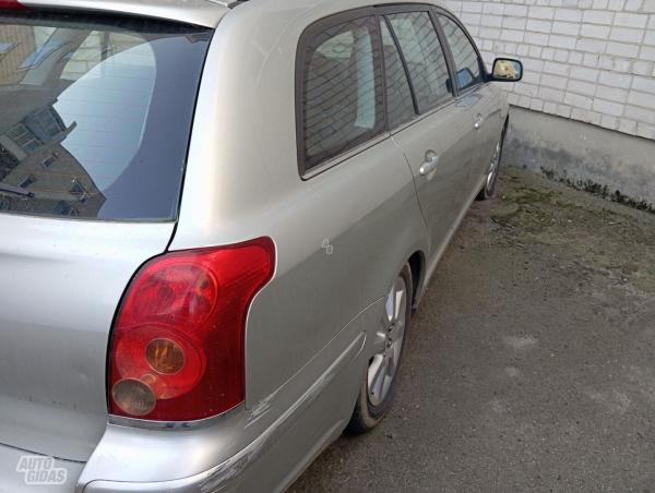 Тойота Авенсис 2005 в Мариямполе, объемом двигателя 1.80 л и пробегом 260 тыс. км за 1350 €, фото 5 на AUTOMOTO.COM.LV