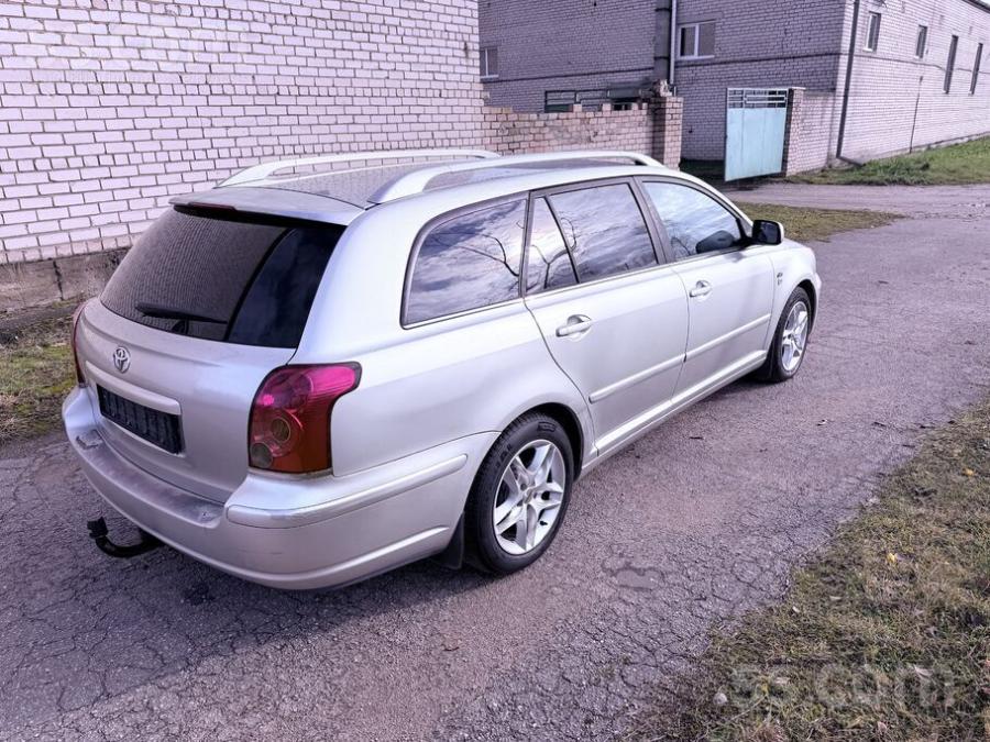 Toyota Avensis 2005 in Daugavpils, with an engine capacity of 2.00 L and mileage of 308 thousand km for 1899 €, photo 5 on AUTOMOTO.COM.LV