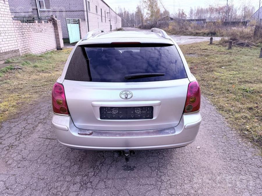 Toyota Avensis 2005 in Daugavpils, with an engine capacity of 2.00 L and mileage of 308 thousand km for 1899 €, photo 9 on AUTOMOTO.COM.LV