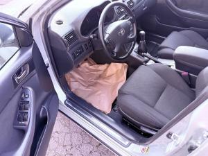Toyota Avensis 2005 in Daugavpils, with an engine capacity of 2.00 L and mileage of 308 thousand km for 1899 €, photo 14 on AUTOMOTO.COM.LV