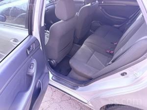 Toyota Avensis 2005 in Daugavpils, with an engine capacity of 2.00 L and mileage of 308 thousand km for 1899 €, photo 15 on AUTOMOTO.COM.LV