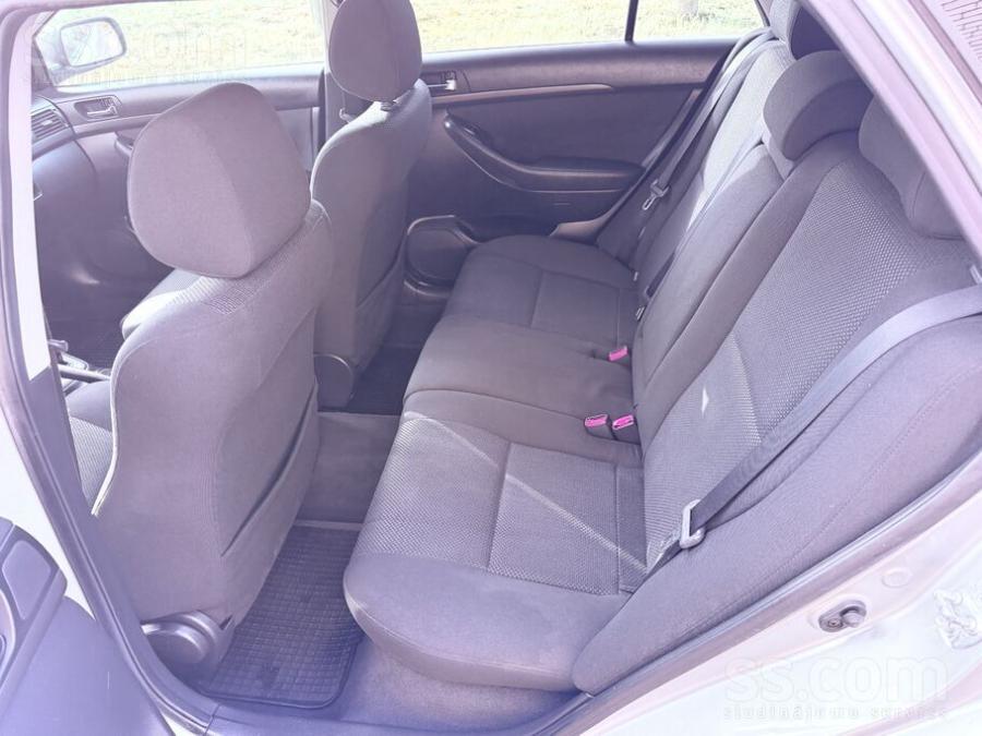 Toyota Avensis 2005 in Daugavpils, with an engine capacity of 2.00 L and mileage of 308 thousand km for 1899 €, photo 19 on AUTOMOTO.COM.LV