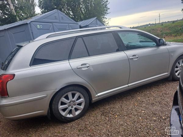 Toyota Avensis 2005 in Radviliskis, with an engine capacity of 2.00 L and mileage of 275 thousand km for 1250 €, photo 4 on AUTOMOTO.COM.LV