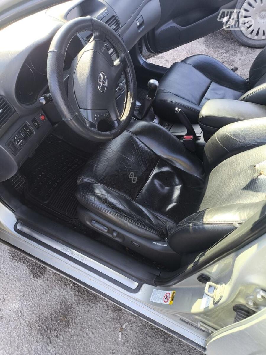 Тойота Авенсис 2005 в Пакруойис, объемом двигателя 2.00 л и пробегом 400 тыс. км за 500 €, фото 4 на AUTOMOTO.COM.LV