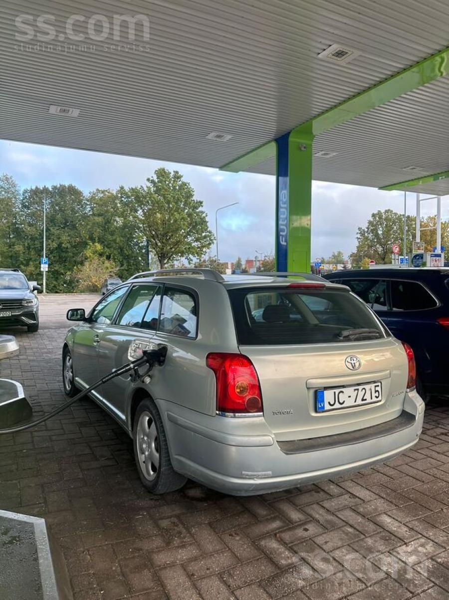 Toyota Avensis 2005 Jelgava, ar dzinēja tilpumu 2.00 L un nobraukumu 325 tūkst. km par 2100 €, foto 5 vietnē AUTOMOTO.COM.LV
