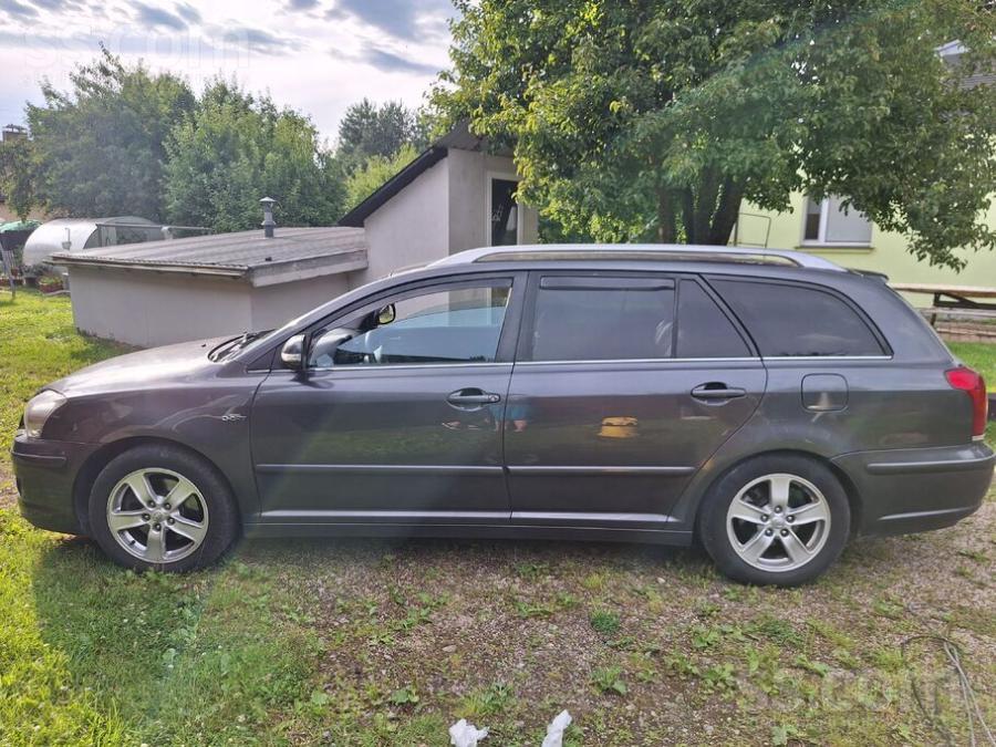 Toyota Avensis 2006 in Riga, with an engine capacity of 2.20 L and mileage of 365 thousand km for 1700 €, photo 2 on AUTOMOTO.COM.LV