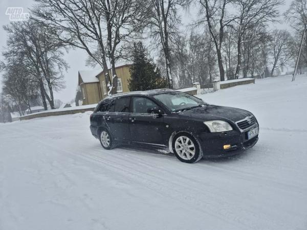 Toyota Avensis 2006 in Kelme, with an engine capacity of 2.20 L and mileage of 300 thousand km for 1000 €, photo 1 on AUTOMOTO.COM.LV