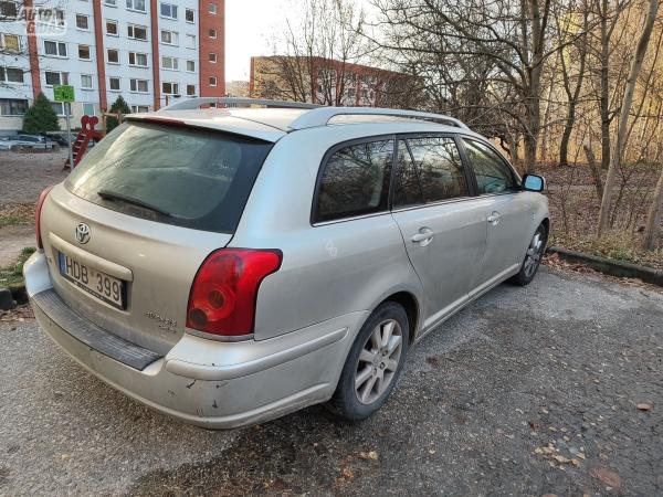 Toyota Avensis 2006 Viļņa, ar dzinēja tilpumu 2.20 L un nobraukumu 30 tūkst. km par 700 €, foto 3 vietnē AUTOMOTO.COM.LV