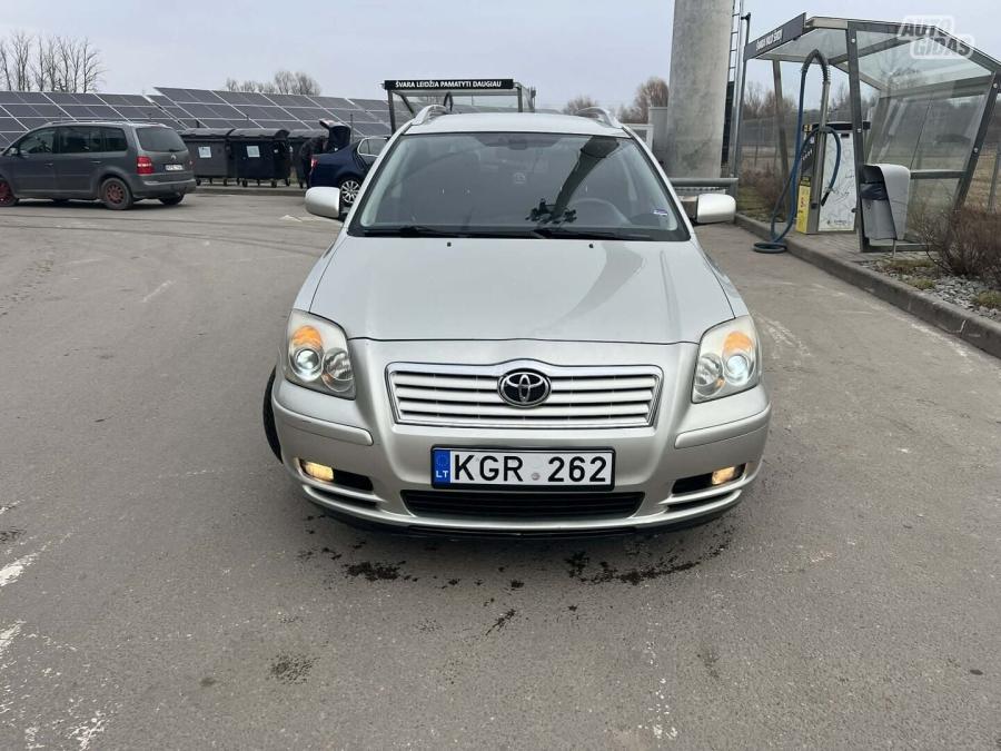 Toyota Avensis 2006 in Siauliai, with an engine capacity of 2.20 L and mileage of 300 thousand km for 1399 €, photo 5 on AUTOMOTO.COM.LV