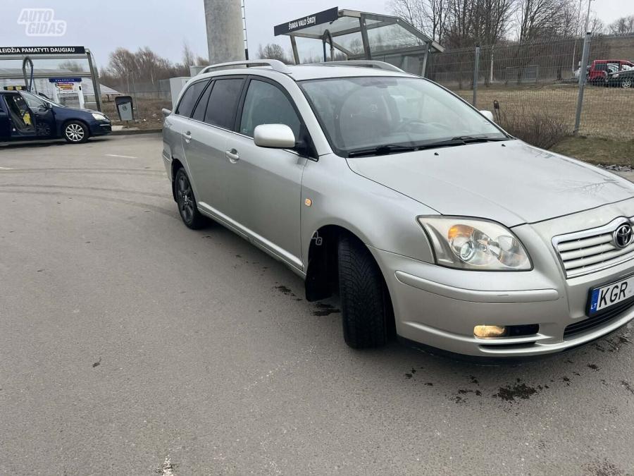 Toyota Avensis 2006 in Siauliai, with an engine capacity of 2.20 L and mileage of 300 thousand km for 1399 €, photo 6 on AUTOMOTO.COM.LV