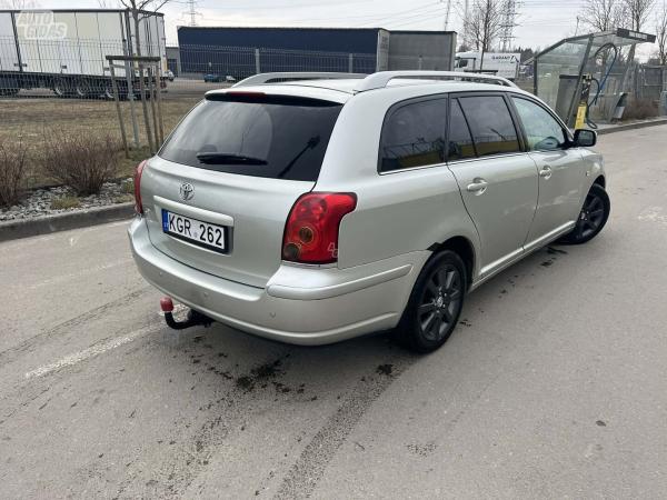 Toyota Avensis 2006 in Siauliai, with an engine capacity of 2.20 L and mileage of 300 thousand km for 1399 €, photo 8 on AUTOMOTO.COM.LV