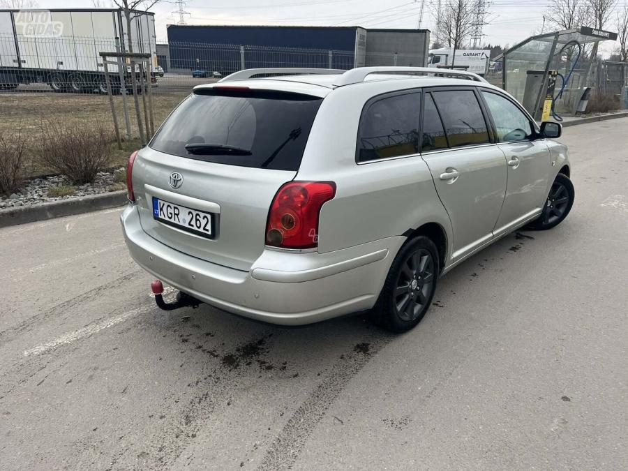 Toyota Avensis 2006 in Siauliai, with an engine capacity of 2.20 L and mileage of 300 thousand km for 1399 €, photo 8 on AUTOMOTO.COM.LV