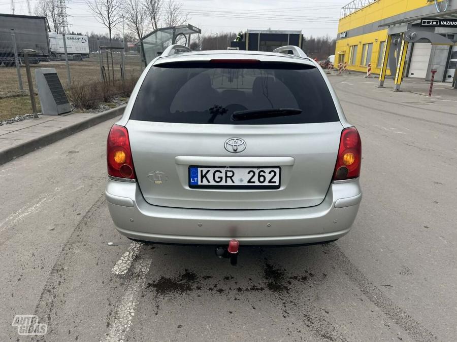 Toyota Avensis 2006 in Siauliai, with an engine capacity of 2.20 L and mileage of 300 thousand km for 1399 €, photo 9 on AUTOMOTO.COM.LV