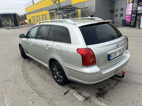 Toyota Avensis 2006 in Siauliai, with an engine capacity of 2.20 L and mileage of 300 thousand km for 1399 €, photo 10 on AUTOMOTO.COM.LV