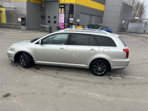 Toyota Avensis 2006 in Siauliai, with an engine capacity of 2.20 L and mileage of 300 thousand km for 1399 €, photo 11 on AUTOMOTO.COM.LV
