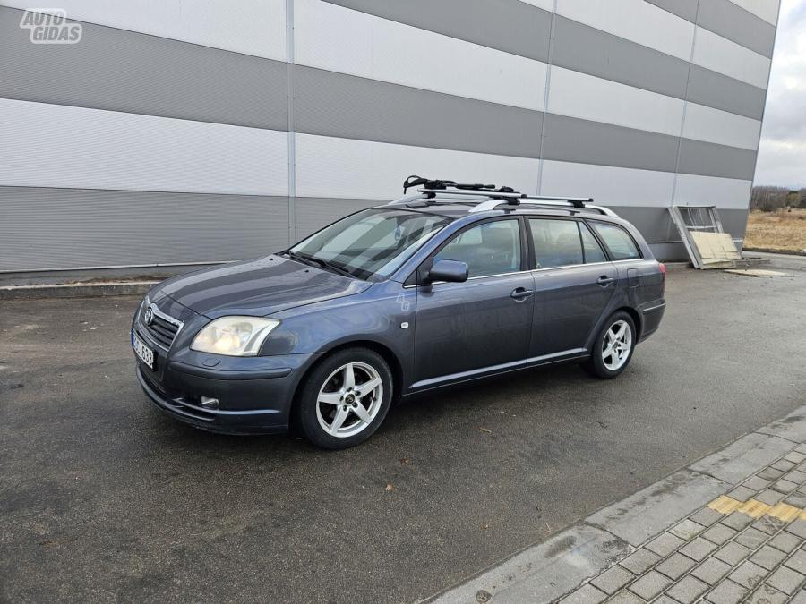 Toyota Avensis 2006 in Siauliai, with an engine capacity of 2.20 L and mileage of 297 thousand km for 1850 €, photo 1 on AUTOMOTO.COM.LV