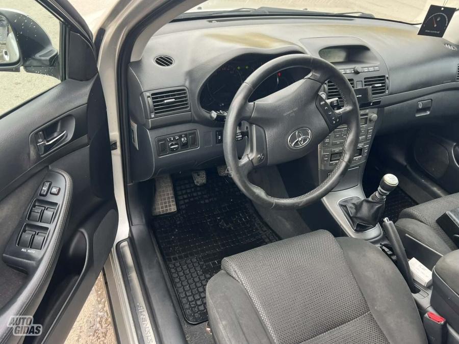 Toyota Avensis 2006 Šauļi, ar dzinēja tilpumu 2.20 L un nobraukumu 300 tūkst. km par 1280 €, foto 28 vietnē AUTOMOTO.COM.LV