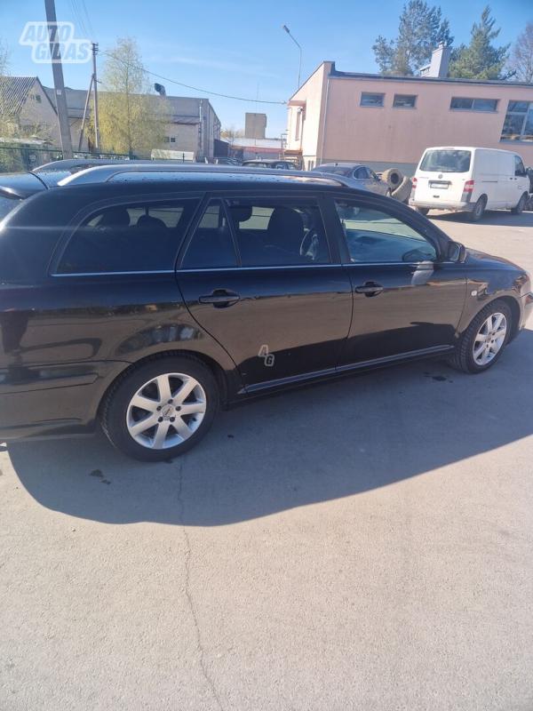 Toyota Avensis 2006 in Pakruojis, with an engine capacity of 2.20 L and mileage of 344 thousand km for 2000 €, photo 6 on AUTOMOTO.COM.LV