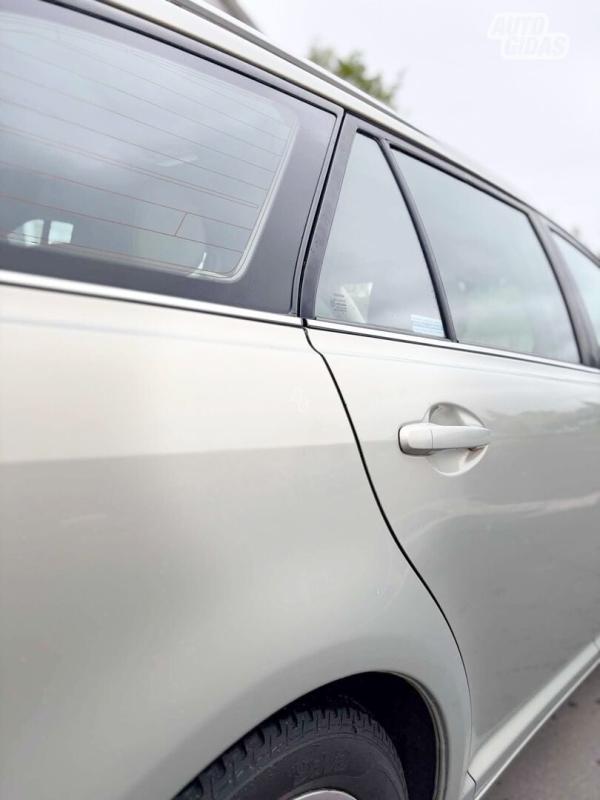 Toyota Avensis 2006 in Vilnius, with an engine capacity of 2.20 L and mileage of 287 thousand km for 1950 €, photo 8 on AUTOMOTO.COM.LV