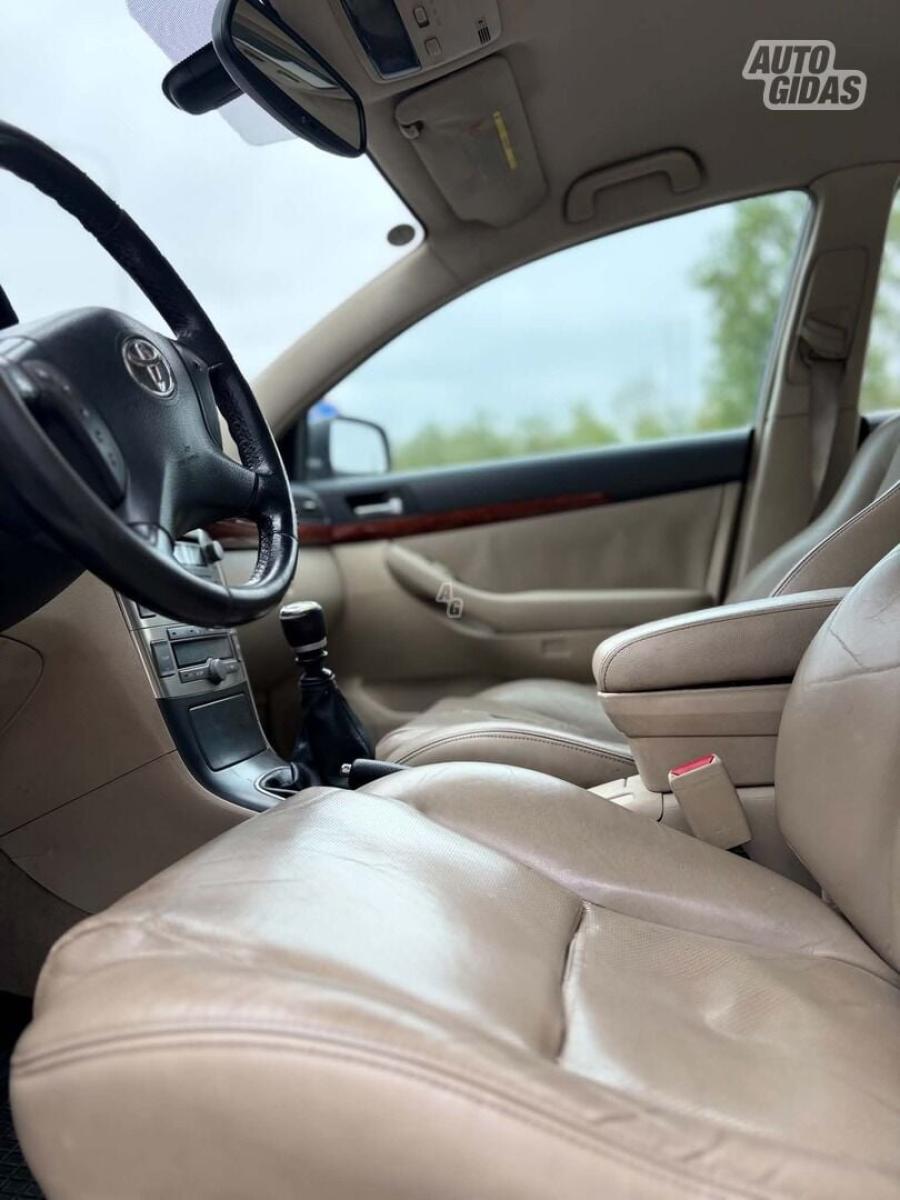 Toyota Avensis 2006 Viļņa, ar dzinēja tilpumu 2.20 L un nobraukumu 287 tūkst. km par 1950 €, foto 18 vietnē AUTOMOTO.COM.LV