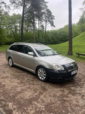 Toyota Avensis 2006 in Vilnius, with an engine capacity of 2.20 L and mileage of 320 thousand km for 950 €, photo  on AUTOMOTO.COM.LV