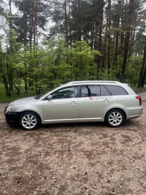 Toyota Avensis 2006 in Vilnius, with an engine capacity of 2.20 L and mileage of 320 thousand km for 950 €, photo 4 on AUTOMOTO.COM.LV