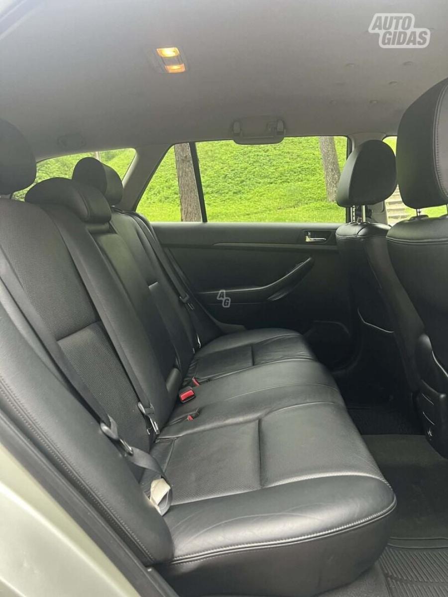 Toyota Avensis 2006 in Vilnius, with an engine capacity of 2.20 L and mileage of 320 thousand km for 950 €, photo 9 on AUTOMOTO.COM.LV