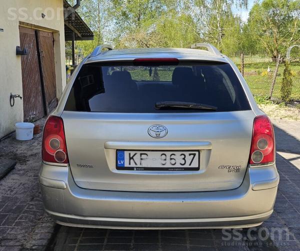 Toyota Avensis 2006 in Jelgava, with an engine capacity of 2.20 L and mileage of 347 thousand km for 850 €, photo 4 on AUTOMOTO.COM.LV