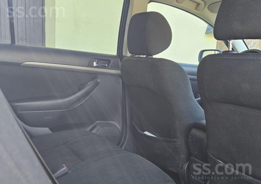 Toyota Avensis 2006 in Jelgava, with an engine capacity of 2.20 L and mileage of 347 thousand km for 850 €, photo 8 on AUTOMOTO.COM.LV