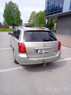 Toyota Avensis 2006 in Riga, with an engine capacity of 2.20 L and mileage of 366 thousand km for 1500 €, photo 4 on AUTOMOTO.COM.LV