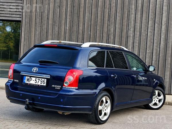 Toyota Avensis 2006 in Tukums, with an engine capacity of 2.20 L and mileage of 348 thousand km for 2290 €, photo 4 on AUTOMOTO.COM.LV