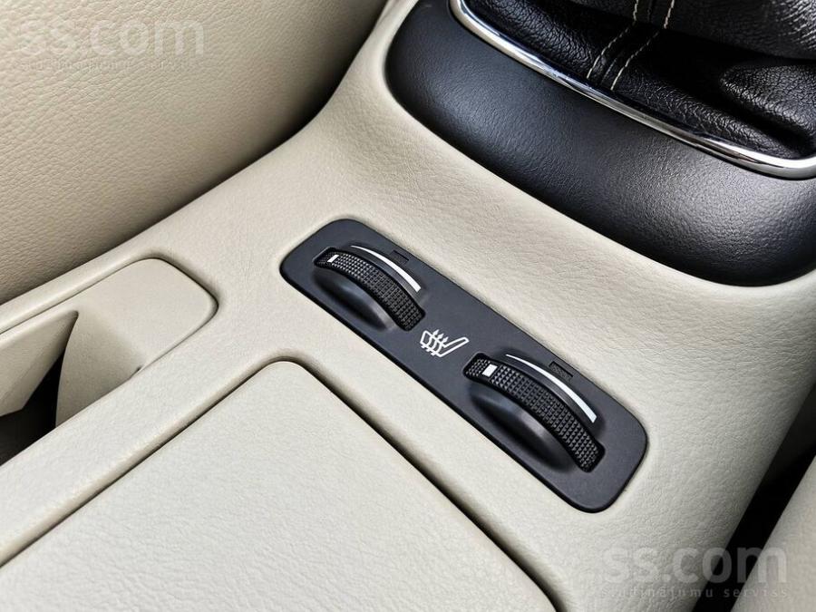 Toyota Avensis 2006 in Tukums, with an engine capacity of 2.20 L and mileage of 348 thousand km for 2290 €, photo 12 on AUTOMOTO.COM.LV
