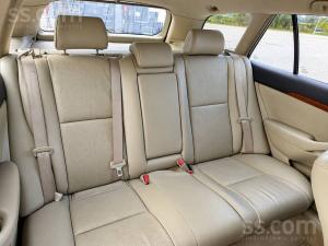 Toyota Avensis 2006 in Tukums, with an engine capacity of 2.20 L and mileage of 348 thousand km for 2290 €, photo 14 on AUTOMOTO.COM.LV