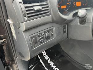 Toyota Avensis 2006 in Vilnius, with an engine capacity of 2.20 L and mileage of 298 thousand km for 1750 €, photo 14 on AUTOMOTO.COM.LV
