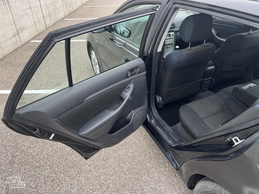 Toyota Avensis 2006 in Vilnius, with an engine capacity of 2.20 L and mileage of 298 thousand km for 1750 €, photo 18 on AUTOMOTO.COM.LV
