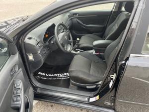 Toyota Avensis 2006 in Vilnius, with an engine capacity of 2.20 L and mileage of 298 thousand km for 1750 €, photo 20 on AUTOMOTO.COM.LV