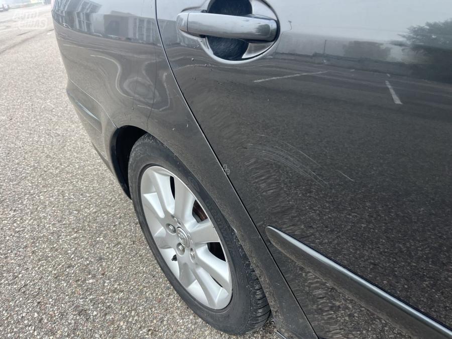 Toyota Avensis 2006 in Vilnius, with an engine capacity of 2.20 L and mileage of 298 thousand km for 1750 €, photo 26 on AUTOMOTO.COM.LV