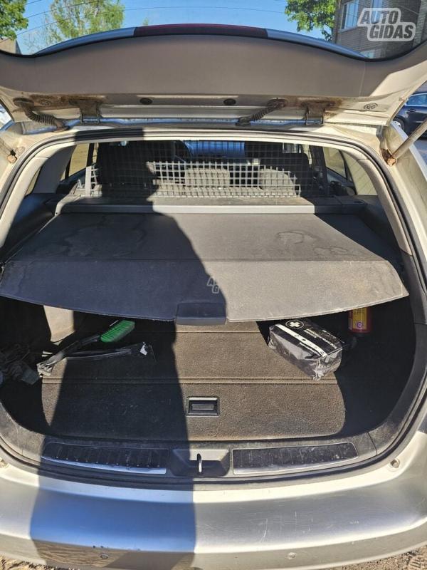 Toyota Avensis 2007 in Siauliai, with an engine capacity of 2.20 L and mileage of 436 thousand km for 2250 €, photo 7 on AUTOMOTO.COM.LV