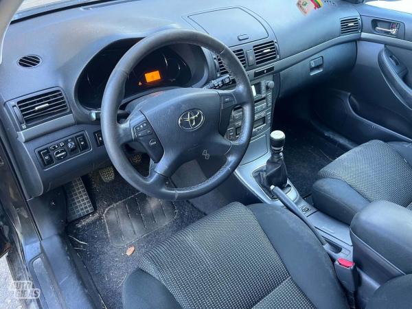 Toyota Avensis 2007 in Marijampole, with an engine capacity of 2.00 L and mileage of 400 thousand km for 1099 €, photo 7 on AUTOMOTO.COM.LV