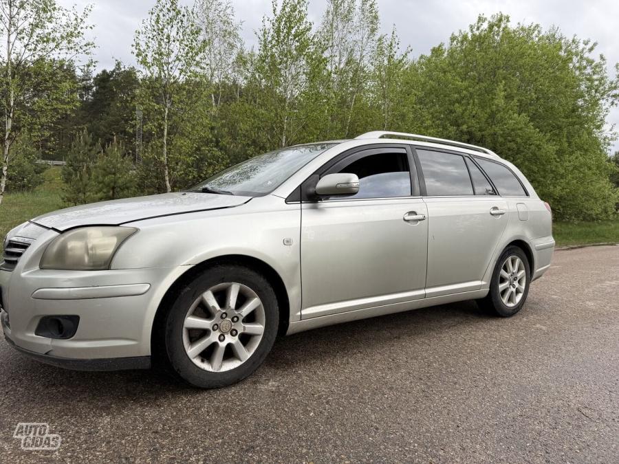 Toyota Avensis 2007 in Vilnius, with an engine capacity of 2.20 L and mileage of 350 thousand km for 850 €, photo 1 on AUTOMOTO.COM.LV