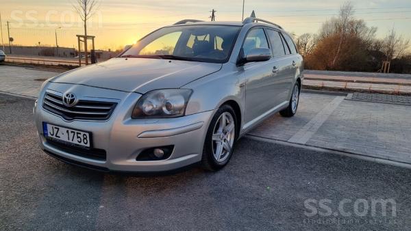 Toyota Avensis 2007 in Jelgava, with an engine capacity of 2.20 L and mileage of 329 thousand km for 2400 €, photo 1 on AUTOMOTO.COM.LV
