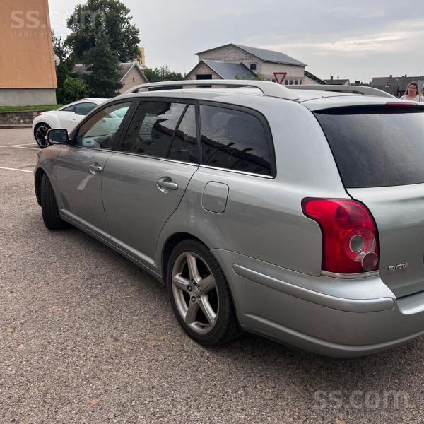 Toyota Avensis 2007 in Daugavpils, with an engine capacity of 2.20 L and mileage of 344 thousand km for 2450 €, photo 5 on AUTOMOTO.COM.LV