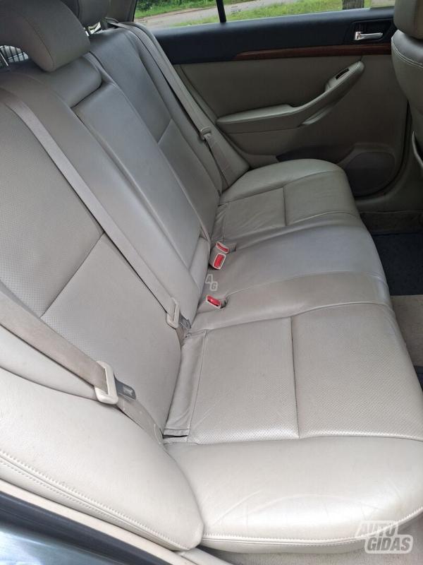 Toyota Avensis 2007 in Ukmerge, with an engine capacity of 2.00 L and mileage of 400 thousand km for 1200 €, photo 10 on AUTOMOTO.COM.LV