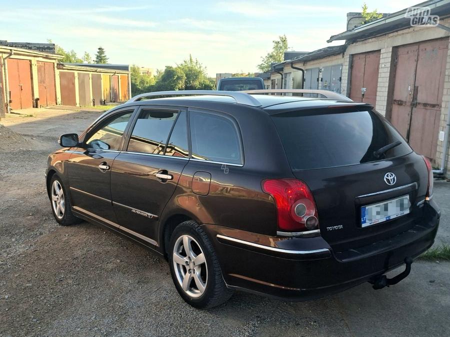 Toyota Avensis 2007 in Siauliai, with an engine capacity of 2.00 L and mileage of 320 thousand km for 2200 €, photo 4 on AUTOMOTO.COM.LV