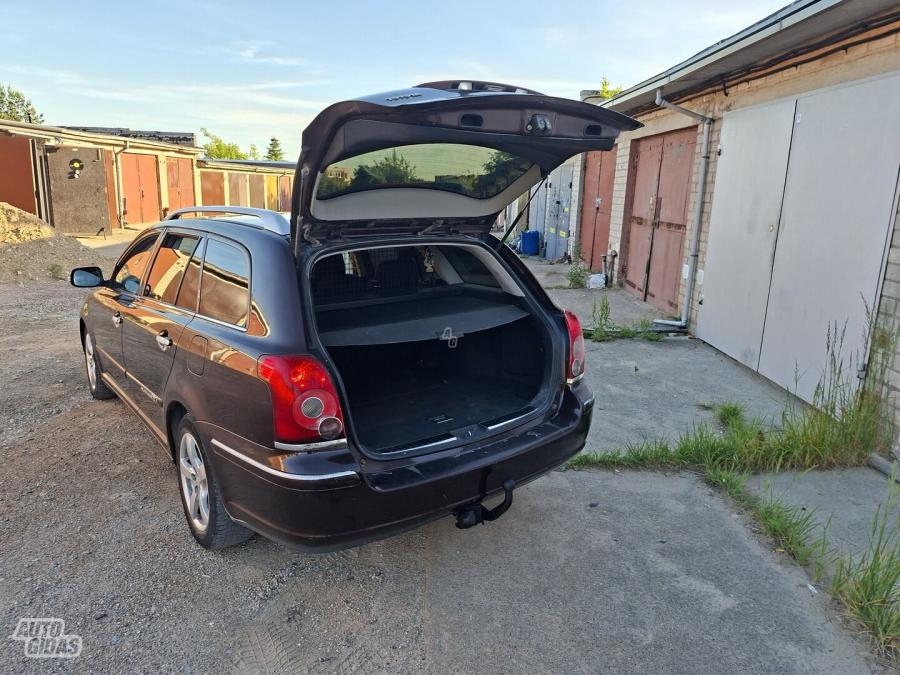 Toyota Avensis 2007 in Siauliai, with an engine capacity of 2.00 L and mileage of 320 thousand km for 2200 €, photo 5 on AUTOMOTO.COM.LV